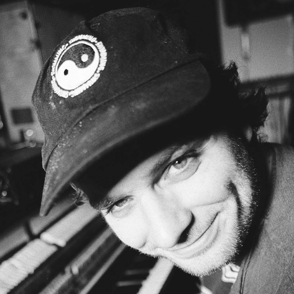 Mac DeMarco : Biography, Albums, music vídeos & photos | MuzPlay