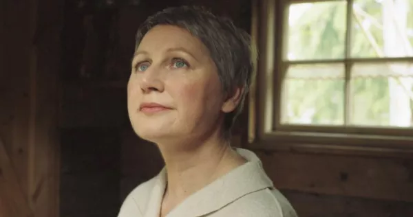 Asteroid discovered in 2013 is named after Cocteau Twins' Elizabeth ...